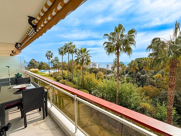 Appartement à vendre - Vallauris, Puadon, Plateau de Bernis, Super Cannes, Le Maure - 2 pièces - 1 chambre