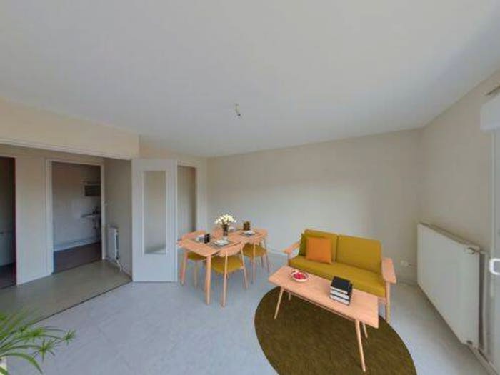 Centre Ville, Saint-Amand-Montrond : Appartement 1 pièce à louer