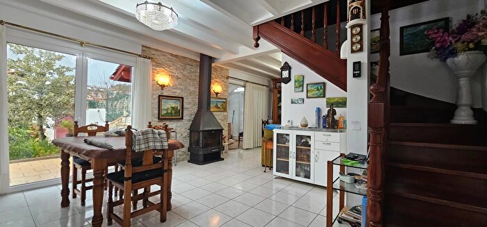 Maison à vendre - Urrugne - 5 pièces - 4 chambres