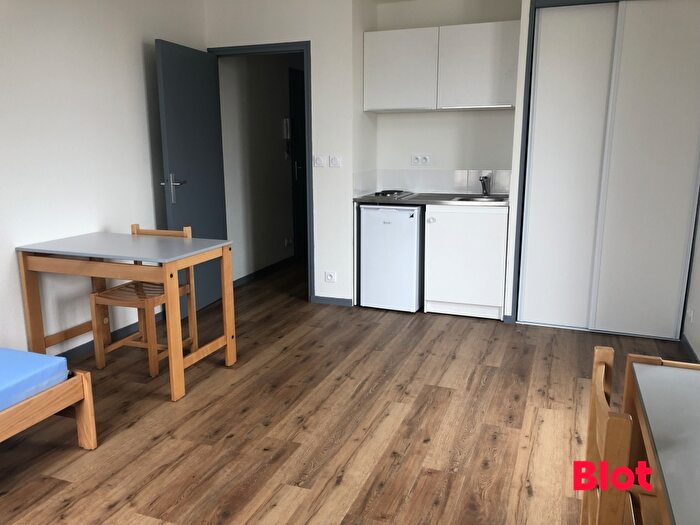 Appartement à louer - Quartiers Centre, Saint-Hélier, Gare - 1 pièce