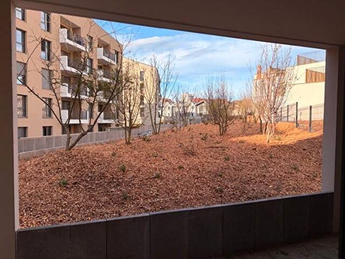 Appartement à louer - Le Centre-Centre Ville, Roanne - 3 pièces - 2 chambres