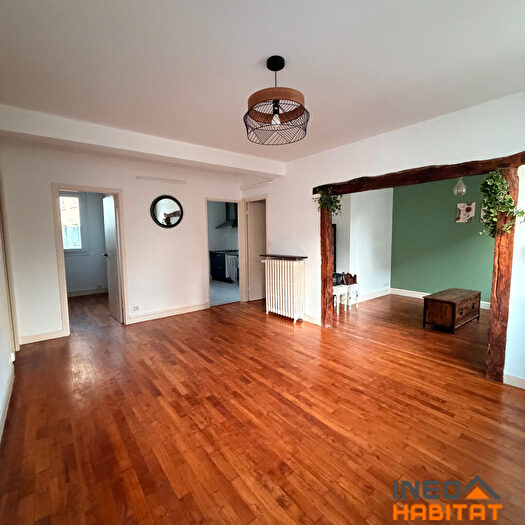 Appartement à louer - Quartiers Nord-Est, Jeanne dArc - 3 pièces - 2 chambres