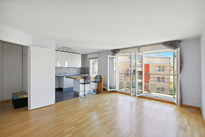 Appartement 4 pièces à louer à Suresnes, Cité Jardins