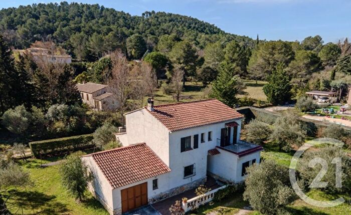 Maison à vendre - Le Val - 7 pièces - 5 chambres