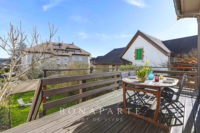 Divonne-les-Bains : Maison 7 pièces à vendre