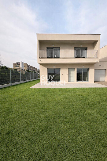 Maison à vendre - Saint-André-le-Gaz - 5 pièces - 4 chambres