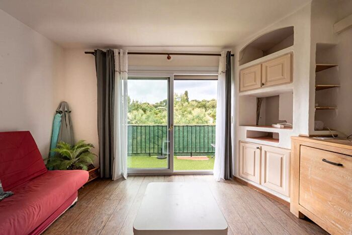 Appartement 2 pièces à vendre - Cavalaire-sur-Mer, Pierrugues, Mannes, Canissons
