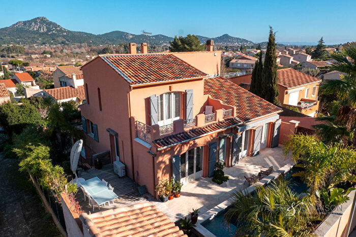 Maison à vendre - La Crau, La Moutonne, La Giavy, Les Vannes - 5 pièces - 4 chambres