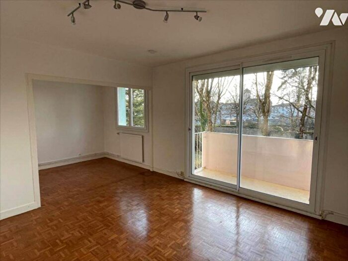 Appartement à louer - Dole - 4 pièces - 2 chambres