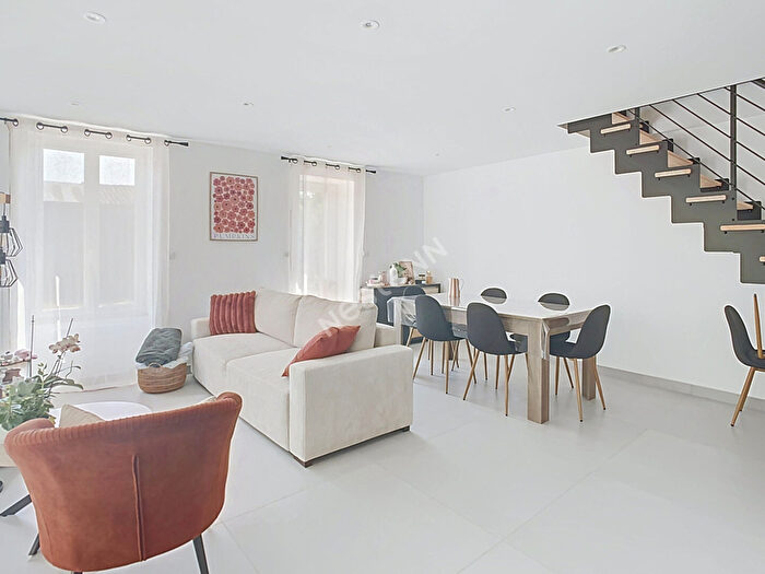 Saint-Quentin-en-Mauges : Maison 2 pièces à vendre