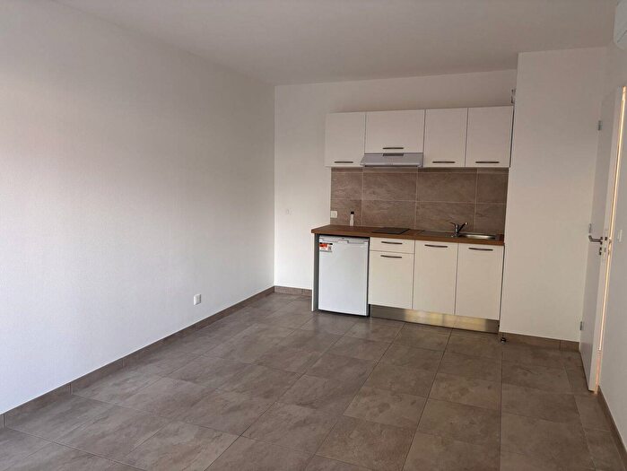 Appartement 1 pièce à Sud, Malemort, à louer