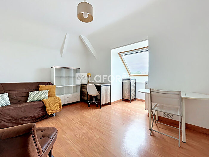Appartement à louer - Quartiers Nord-Ouest, Villejean - 1 pièce