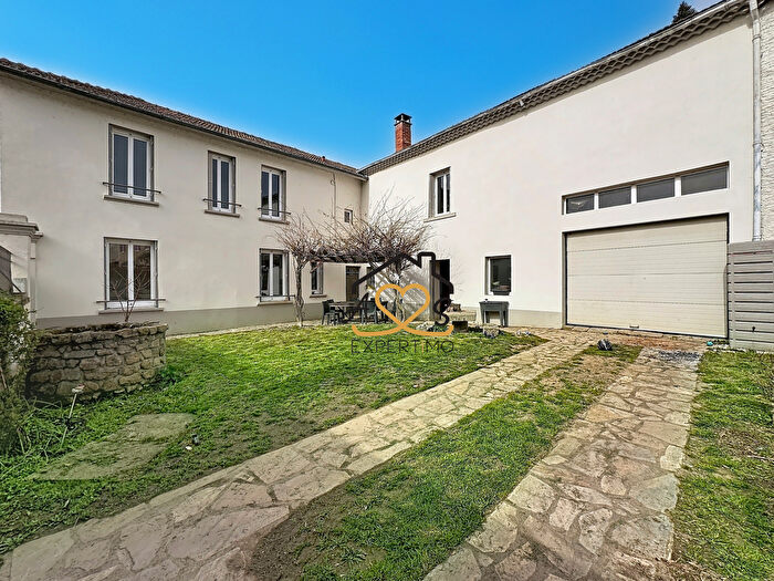 Maison à vendre - Saint-Dier-dAuvergne - 9 pièces - 5 chambres