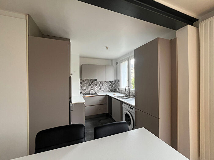 Appartement à louer - Quartiers Centre, Saint-Hélier, Gare - 3 pièces - 2 chambres