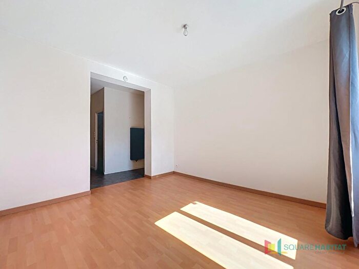 Appartement à louer - Quartiers Centre, Saint-Hélier, Gare - 1 pièce