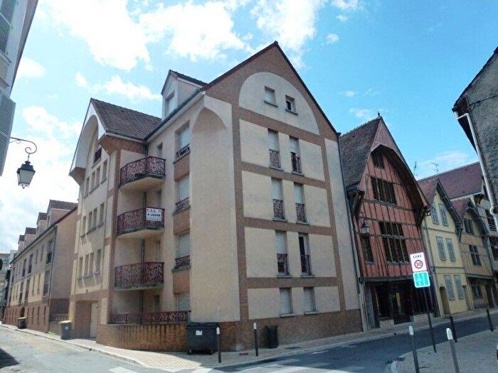 Appartement à louer - Cathédrale, Troyes - 2 pièces - 1 chambre