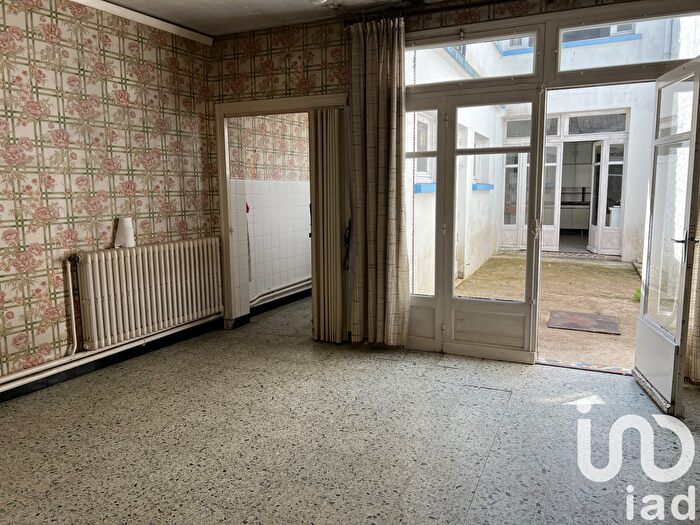 Maison à vendre - Chef-Boutonne - 4 pièces - 3 chambres