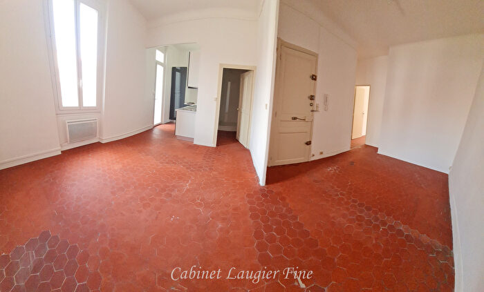 Appartement 3 pièces à louer à Marseille 1er, Thiers