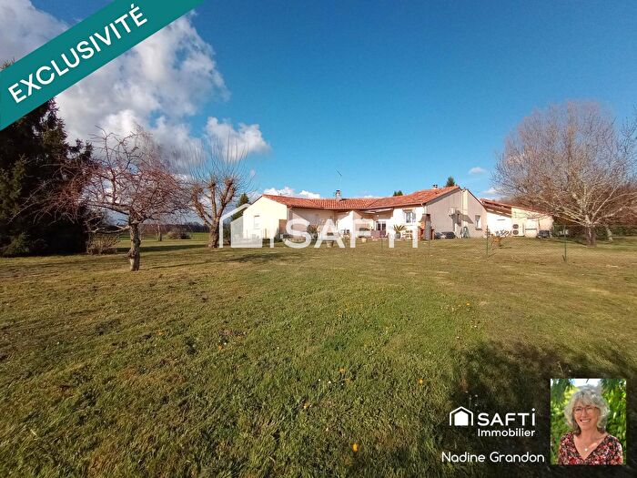 Maison 7 pièces à vendre à Brie-sous-Chalais