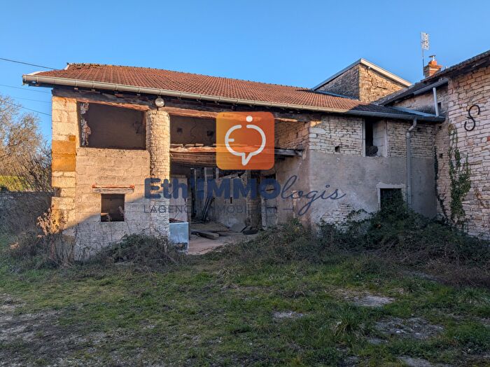 Maison à vendre - Uchizy - 3 pièces