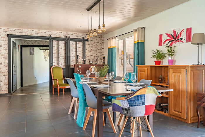 Maison à vendre - Lugos - 9 pièces - 7 chambres