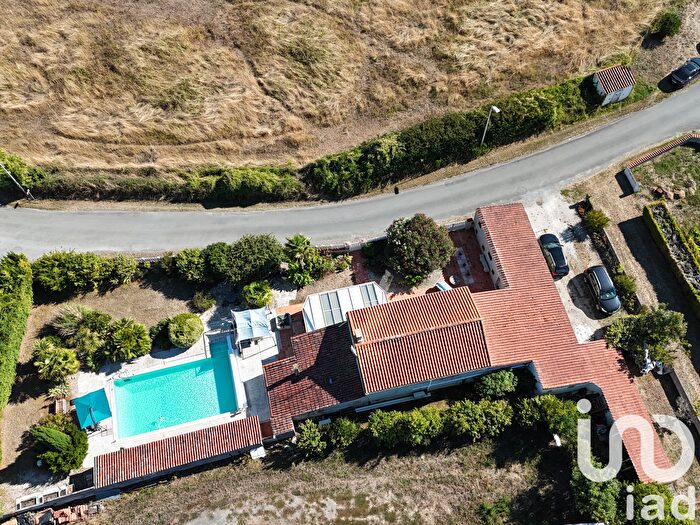 Maison à vendre - Trizay - 6 pièces - 4 chambres