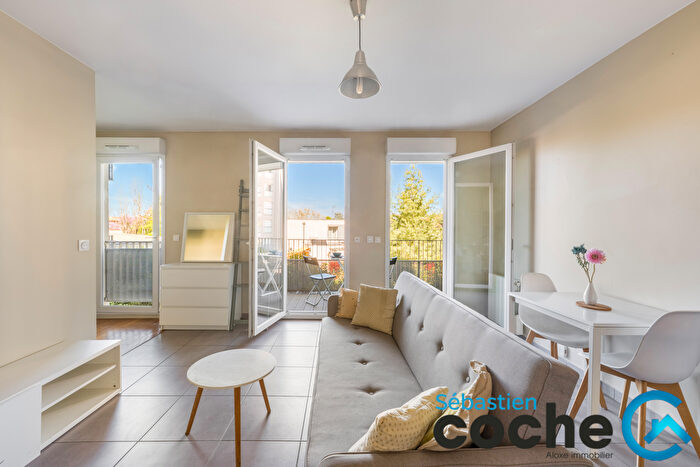 Appartement à vendre - Bron, Le Rafour - 2 pièces - 1 chambre
