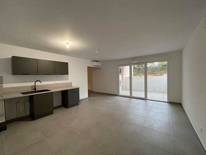 Appartement à louer - Alzo Di Leva, Ajaccio - 3 pièces - 2 chambres