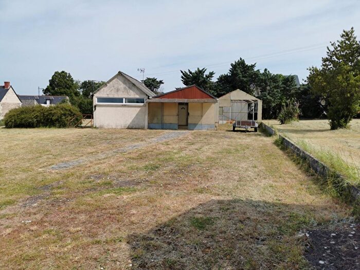 Maison à vendre - Souzay-Champigny - 1 pièce - 1 chambre