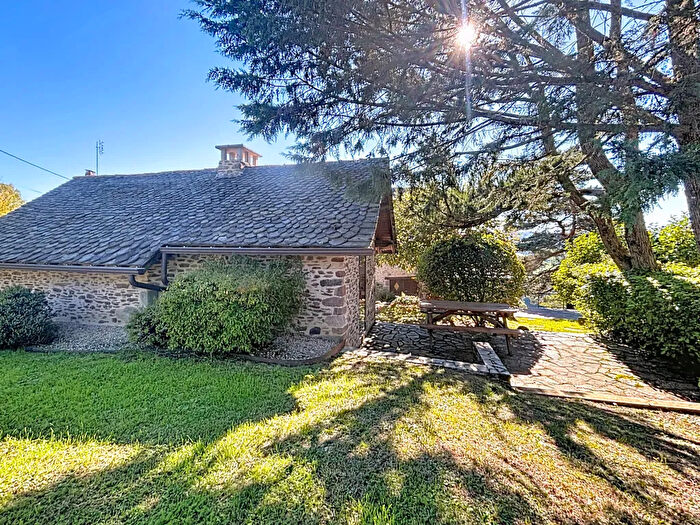 Maison à vendre - Beynat - 10 pièces - 5 chambres