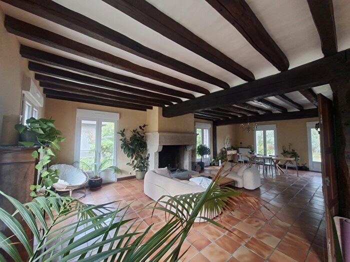 Maison 9 pièces à vendre à Neuville-sur-Sarthe