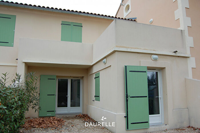 Appartement à louer - Cabannes - 3 pièces - 2 chambres