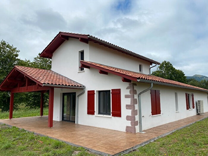 Maison à louer - Hélette - 5 pièces - 4 chambres