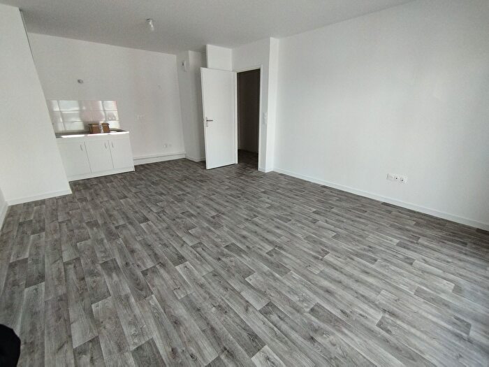 Appartement à louer - Lucé, Centre-ville - 2 pièces - 1 chambre