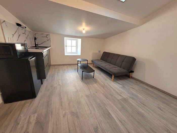 Appartement à louer - Saint-Jean-dAngély - 2 pièces - 1 chambre