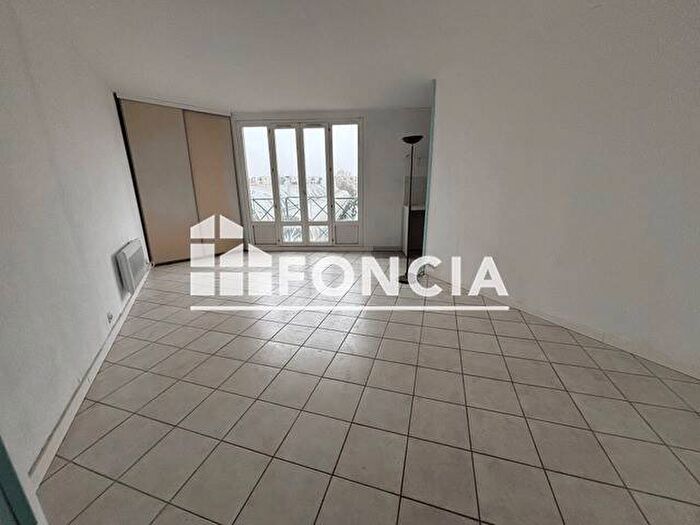 Appartement à louer - Saint Quentin, Montigny-le-Bretonneux - 2 pièces - 1 chambre