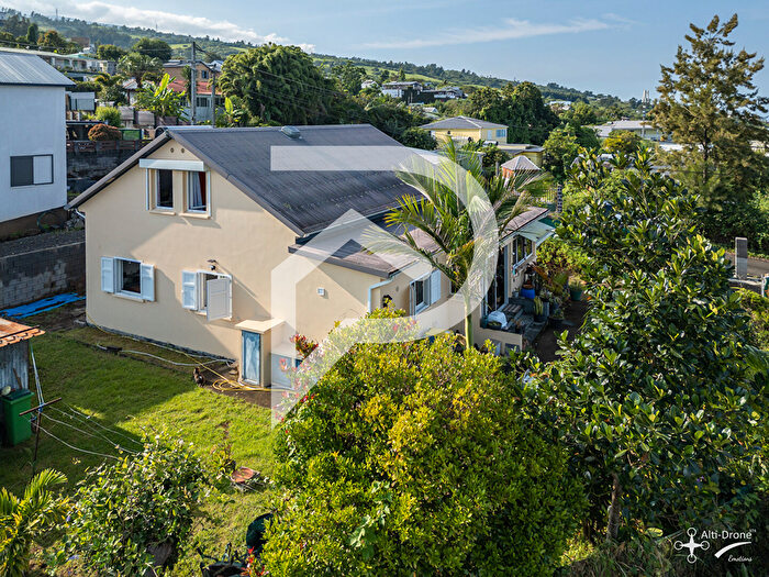 Maison à vendre - Les Trois-Bassins, Centre-ville, Bois de Nèfles - 7 pièces - 4 chambres