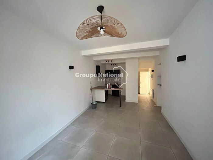 Appartement à louer - Salon-de-Provence, Morgan, Gare - 1 pièce