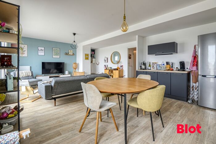 Appartement à vendre - Rezé - 4 pièces - 3 chambres