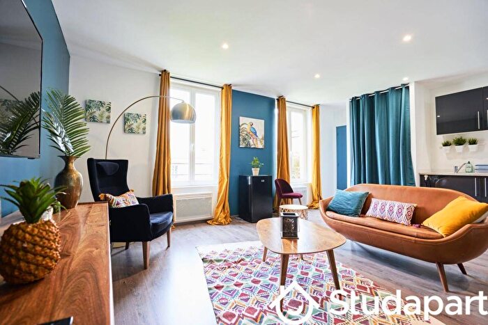 Appartement à louer - Clairmarais-Charles Arnould, Reims - 1 pièce - 3 chambres