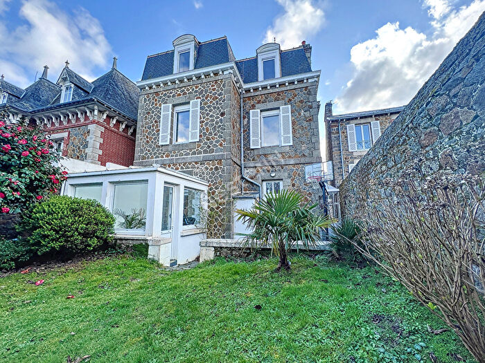 Saint-Brieuc, Centre-ville, Saint-Michel, Le Légué, Notre-Dame : Maison 8 pièces à louer