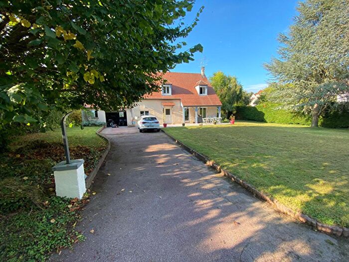 Maison à vendre - Montalet-le-Bois - 8 pièces - 6 chambres