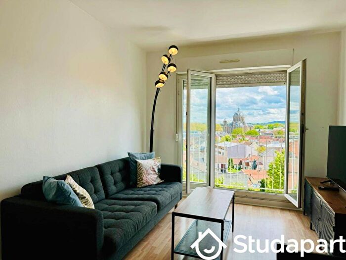Appartement 5 pièces à louer à Maison Blanche-Wilson, Reims