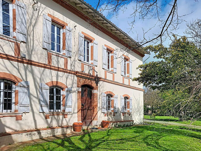 Maison à vendre - La Salvetat-Saint-Gilles - 11 pièces - 7 chambres