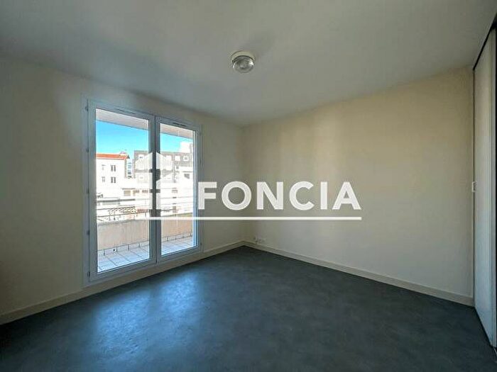 Appartement à louer - Les Salins, Clermont-Ferrand - 1 pièce