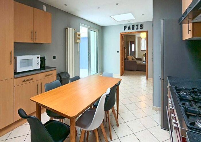 Maison à louer - Hommelet, Roubaix - 7 pièces - 6 chambres