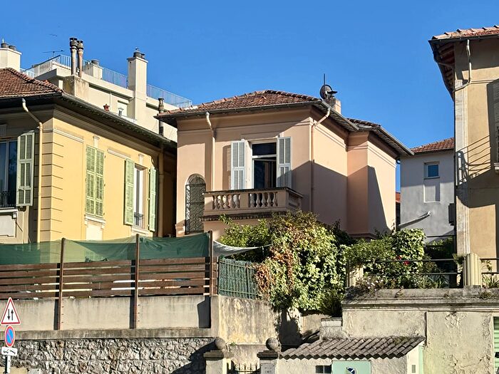 Nice, Poètes : Maison 3 pièces à vendre