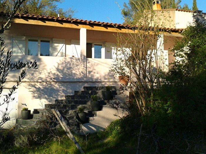 Appartement à louer - Ouest, Fuveau - 1 pièce