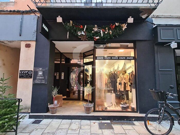 Maison à vendre - Orange, Centre-ville - 9 pièces - 3 chambres