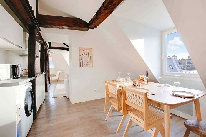 Appartement à louer - Sainte Avoie, Paris ème arrondissement - 2 pièces - 1 chambre